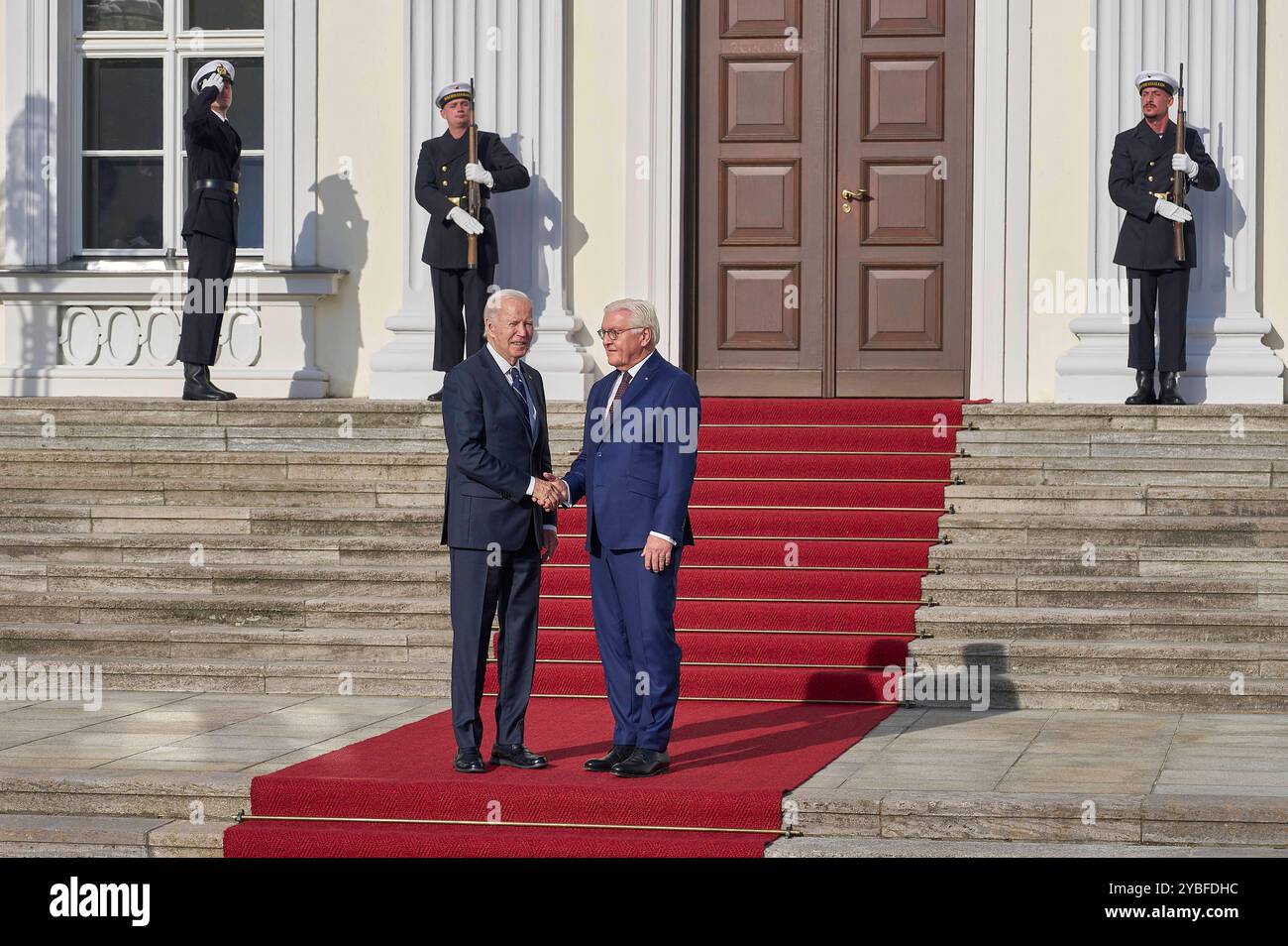 Joe Biden und Frank-Walter Steinmeier beim Empfang des amerikanischen ...