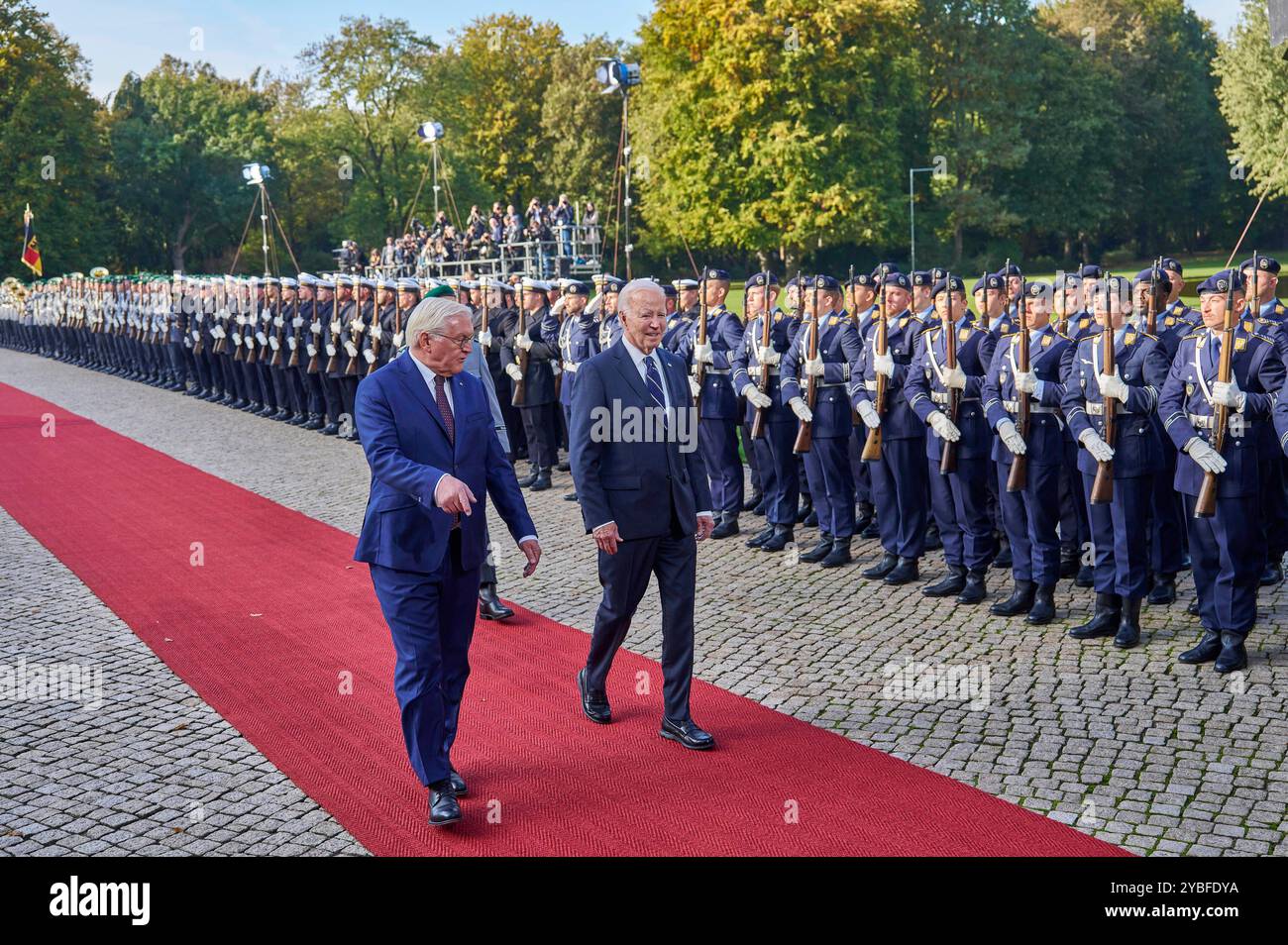 Frank-Walter Steinmeier und Joe Biden beim Empfang des amerikanischen ...