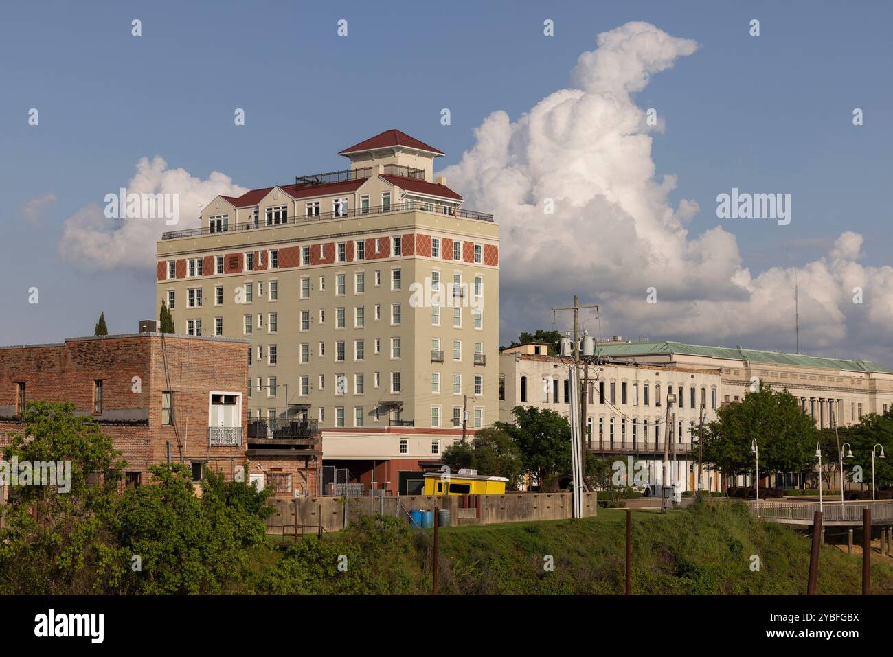 Monroe, Louisiana, USA - April 4, 2024: Afternoon sunlight shines on ...