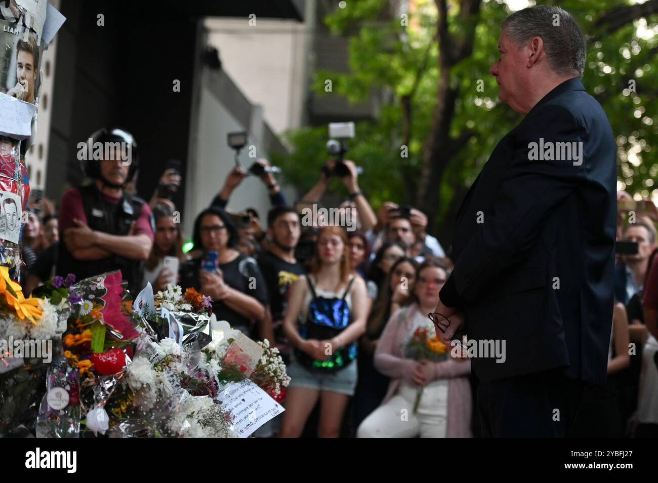 Geoff Payne, right, the father of former One Direction singer Liam ...