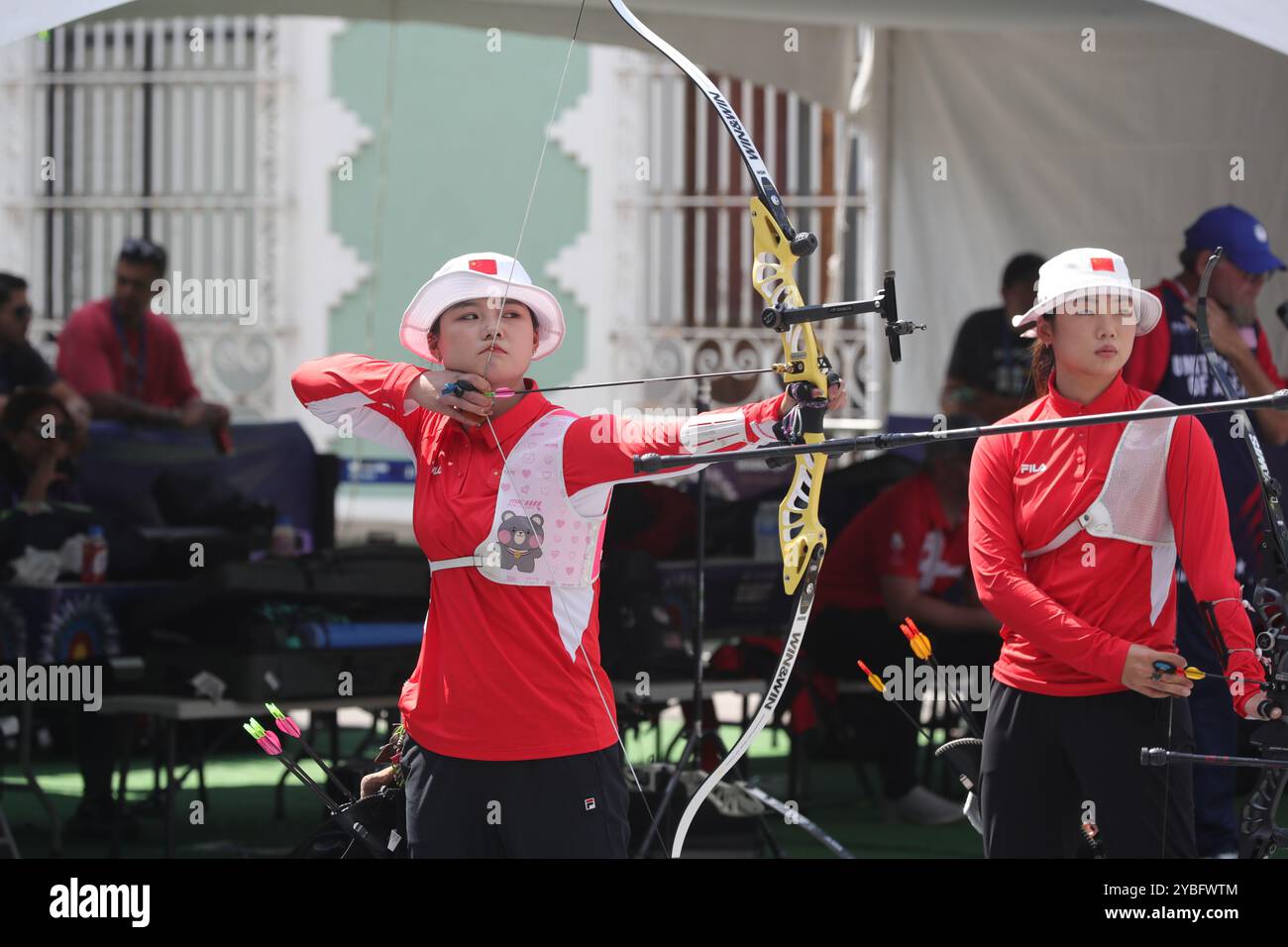 Mexico City, Mexico. 18th Oct, 2024. Li Jiaman (L) and Yang Xialoei of ...