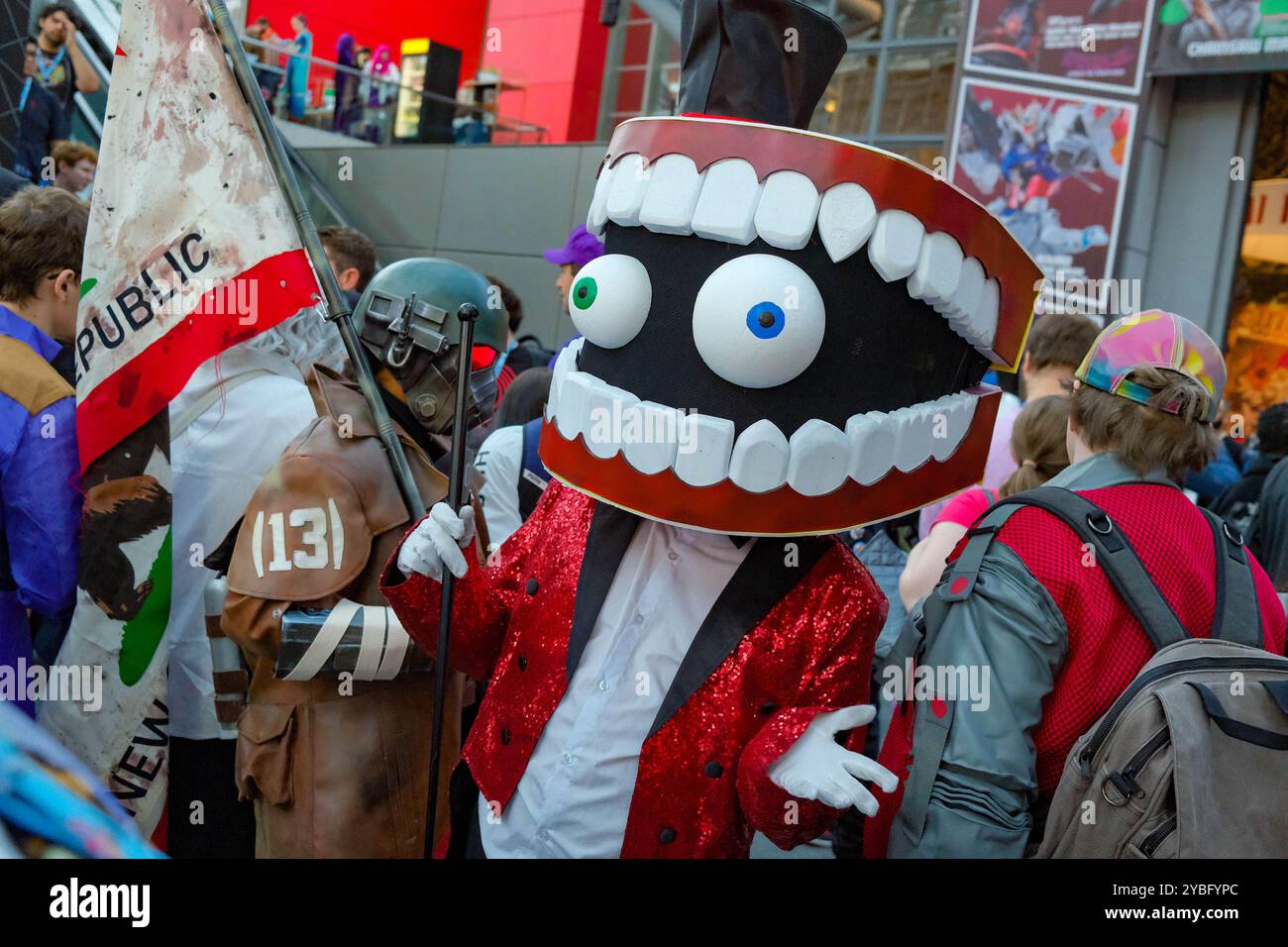 New York, New York, USA. 18th Oct, 2024. Comic characters and cosplay ...