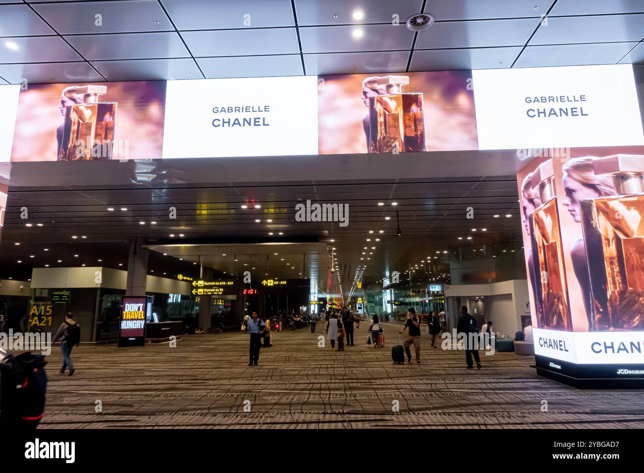 Gabrielle Chanel perfume ad screen panel in Singapore Airport T3 ...