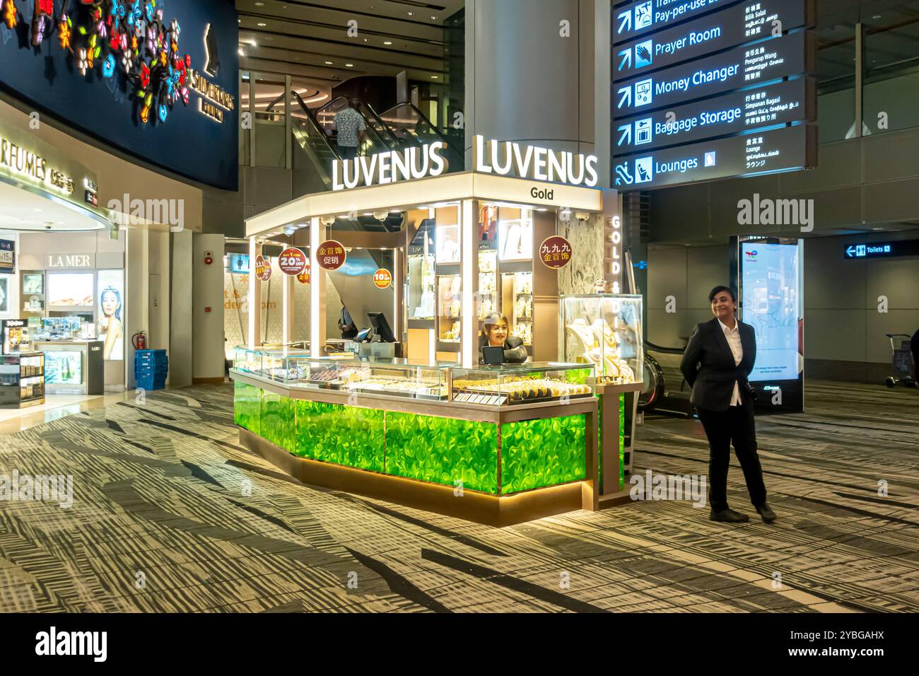 Singapore Airport Terminal 3, Luvenus Bakery Cafe Stock Photo - Alamy