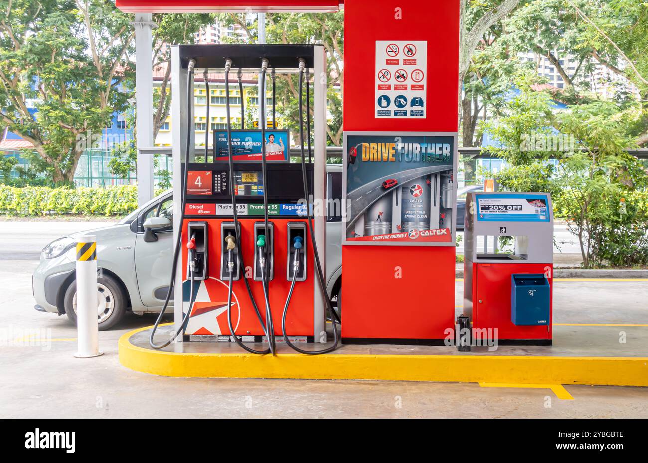 Car getting fuel hi-res stock photography and images - Alamy