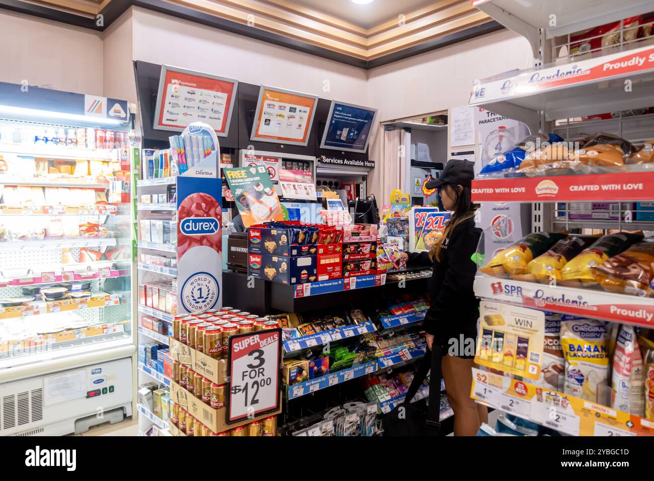 7 11 counter hi-res stock photography and images - Alamy