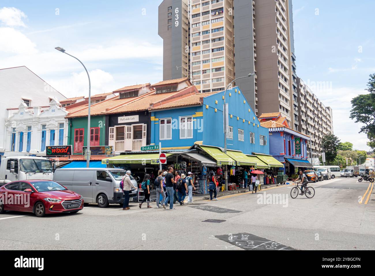 Desker Rd shophouses, Little India district Singapore Stock Photo - Alamy