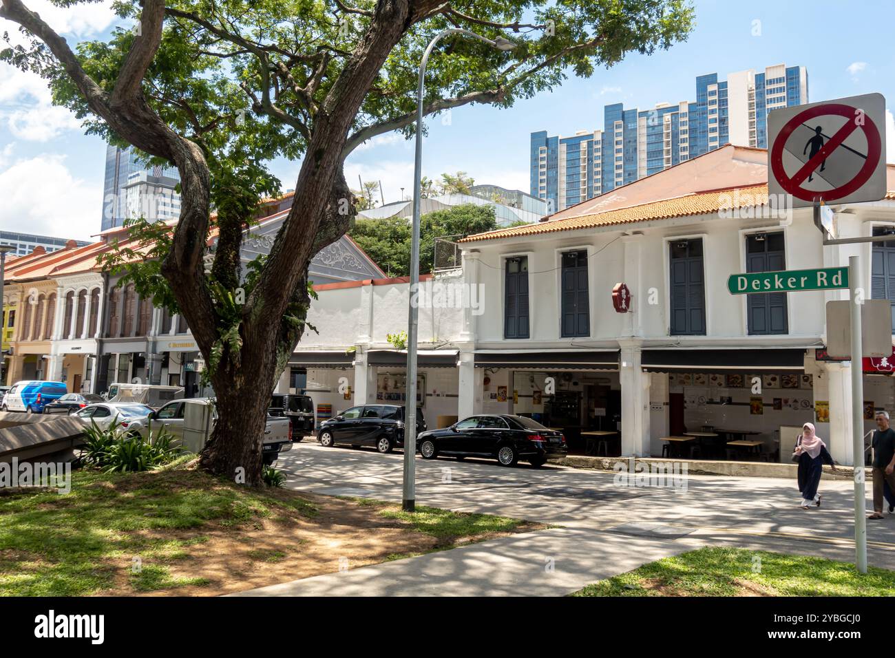 Desker Rd street sign, shophouses, Singapore Stock Photo - Alamy