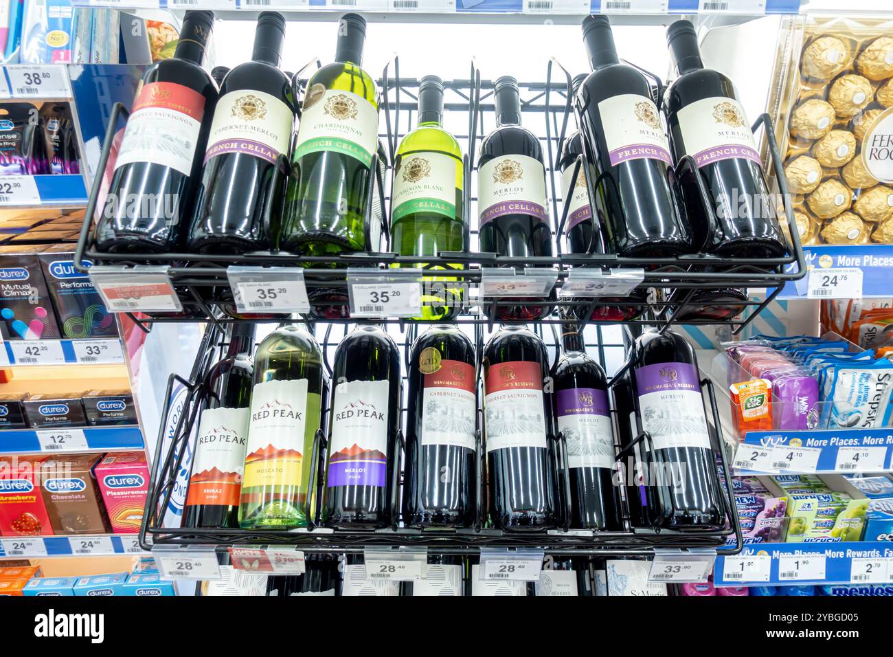 Eleven store singapore hi-res stock photography and images - Alamy