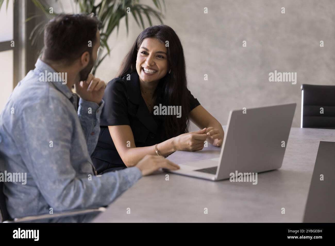 Arab businessman female colleague hi-res stock photography and images ...