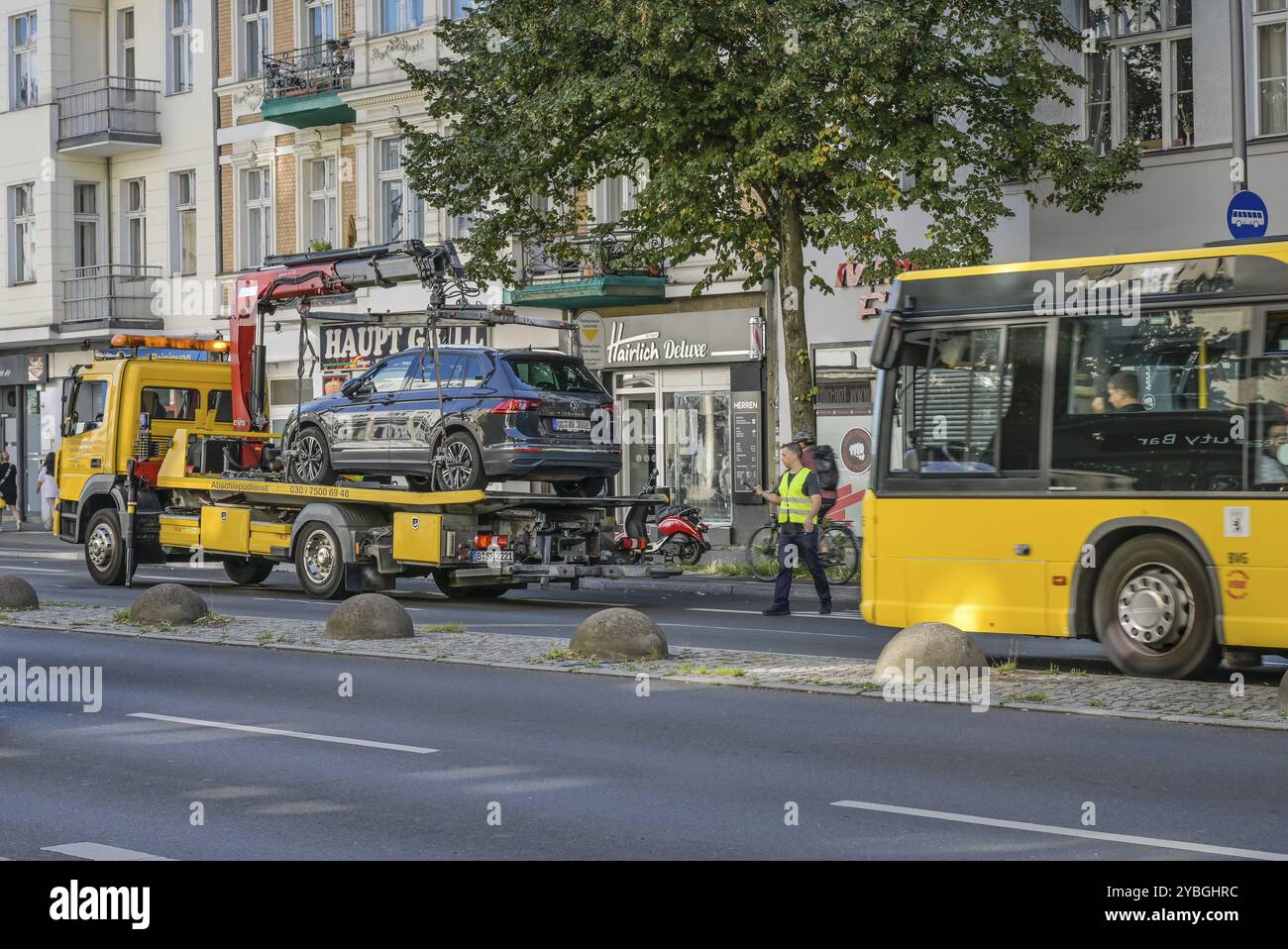 Bus parking lanes hi-res stock photography and images - Alamy