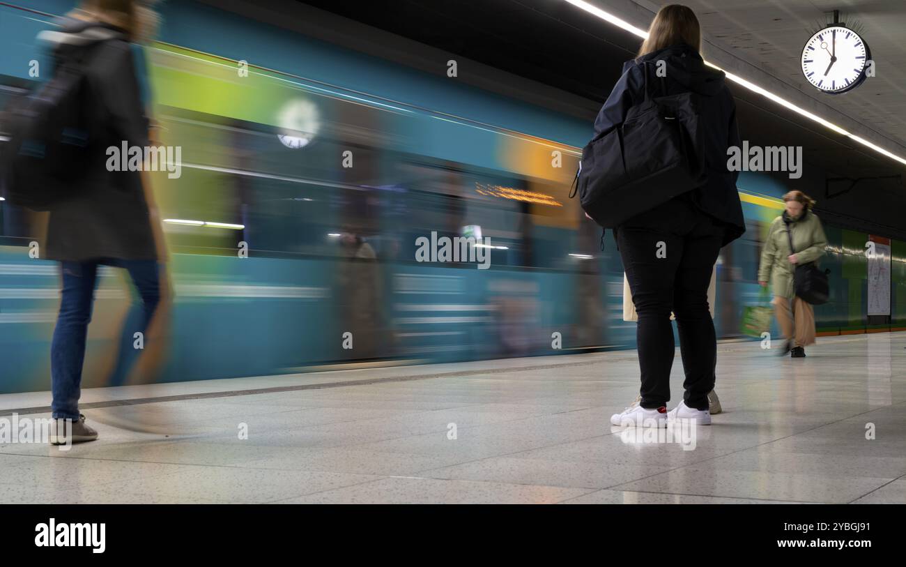 Underground entry S-Bahn, train, Generation 2024, travellers, platform ...