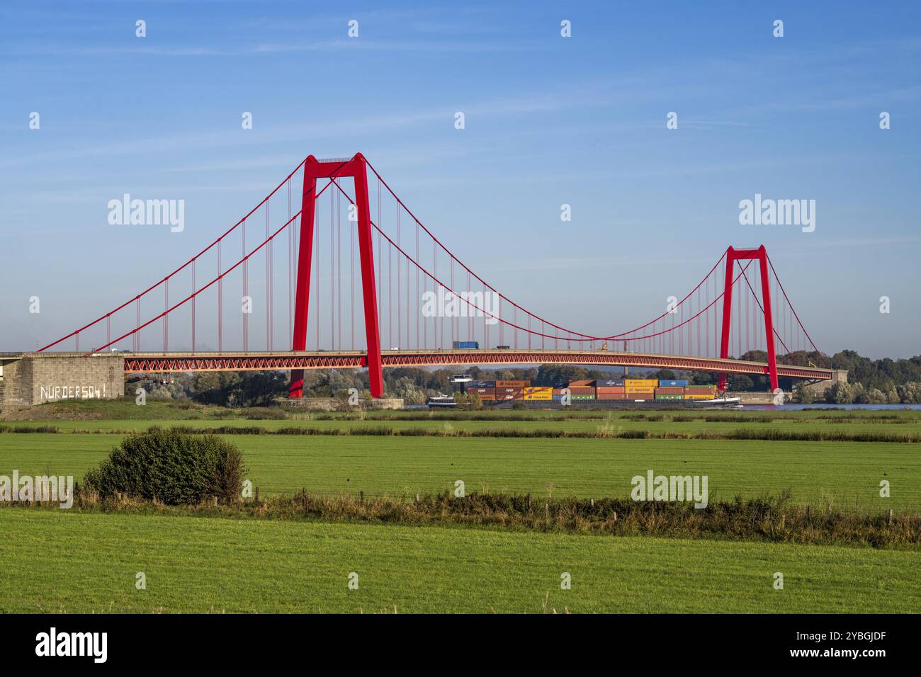 The Emmerich Rhine bridge, federal road B220, Germany's longest ...