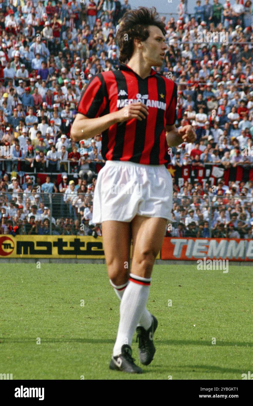 Football match, Dutch international Marco VAN BASTEN AC Milan with ...
