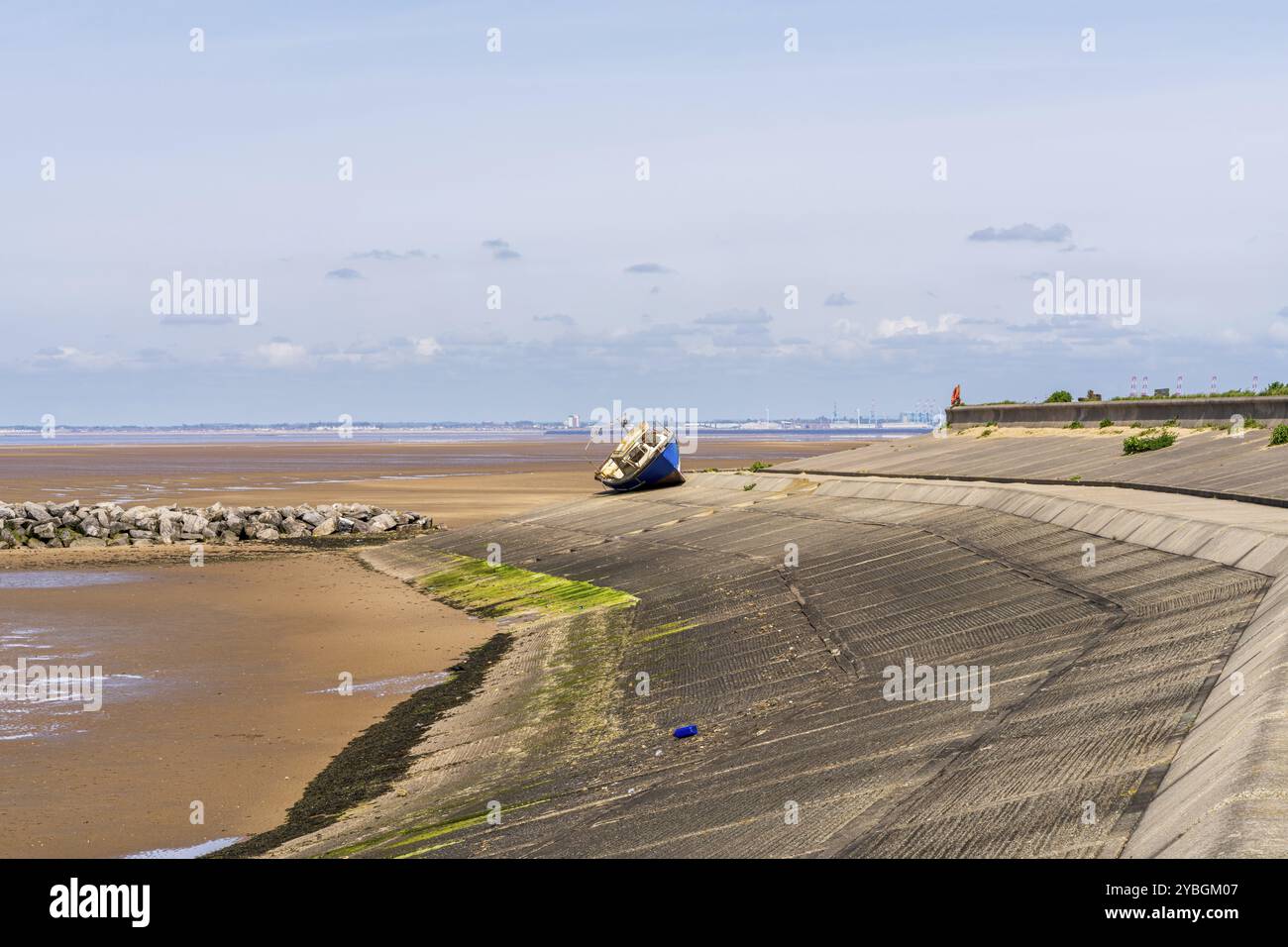 A shipwreck on the Wirral coast in Meols, Merseyside, England, UK Stock ...