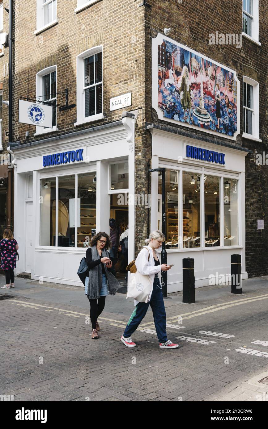 Department stores london 2019 hi-res stock photography and images - Alamy