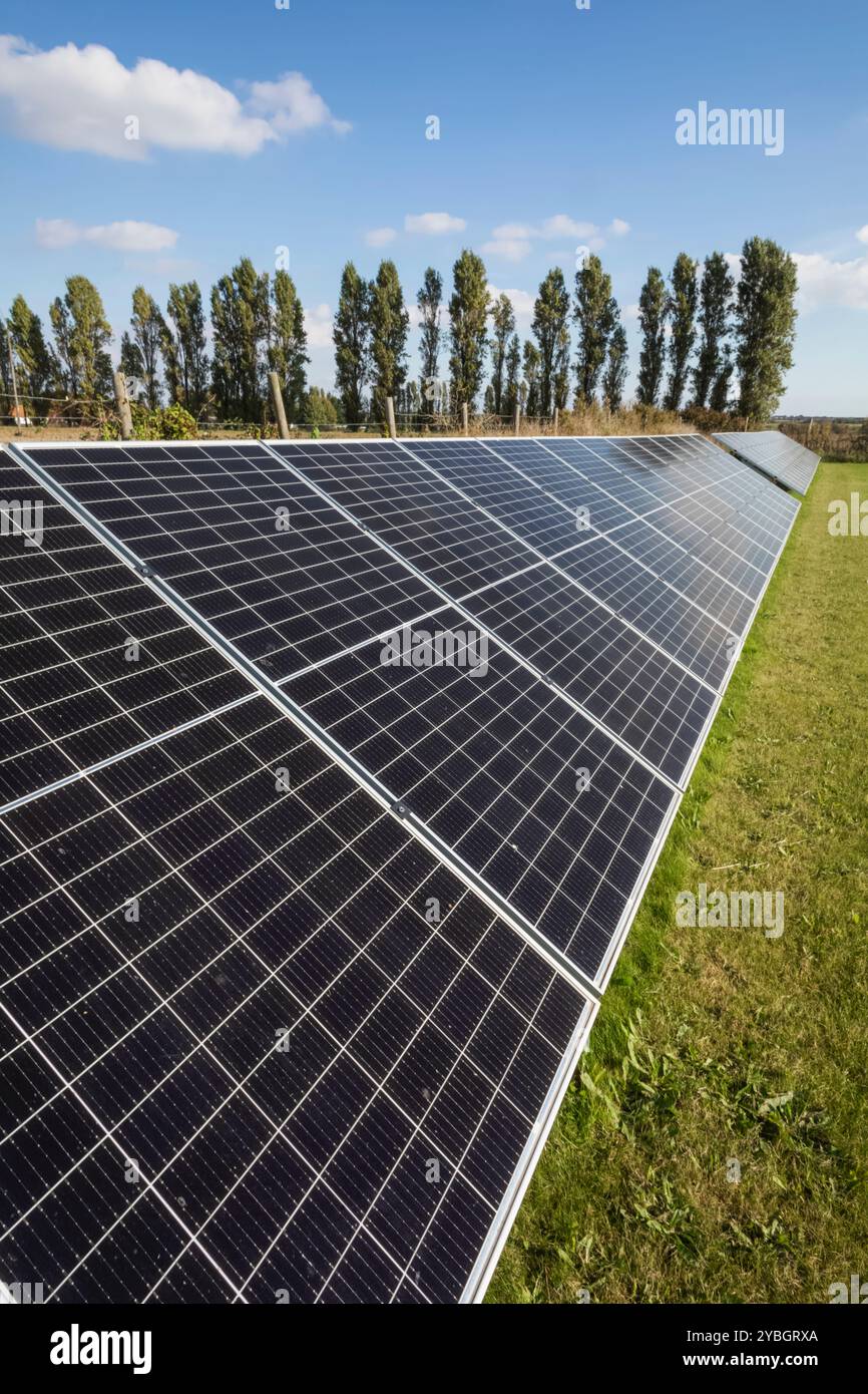Solar farm in kent, england hi-res stock photography and images - Alamy