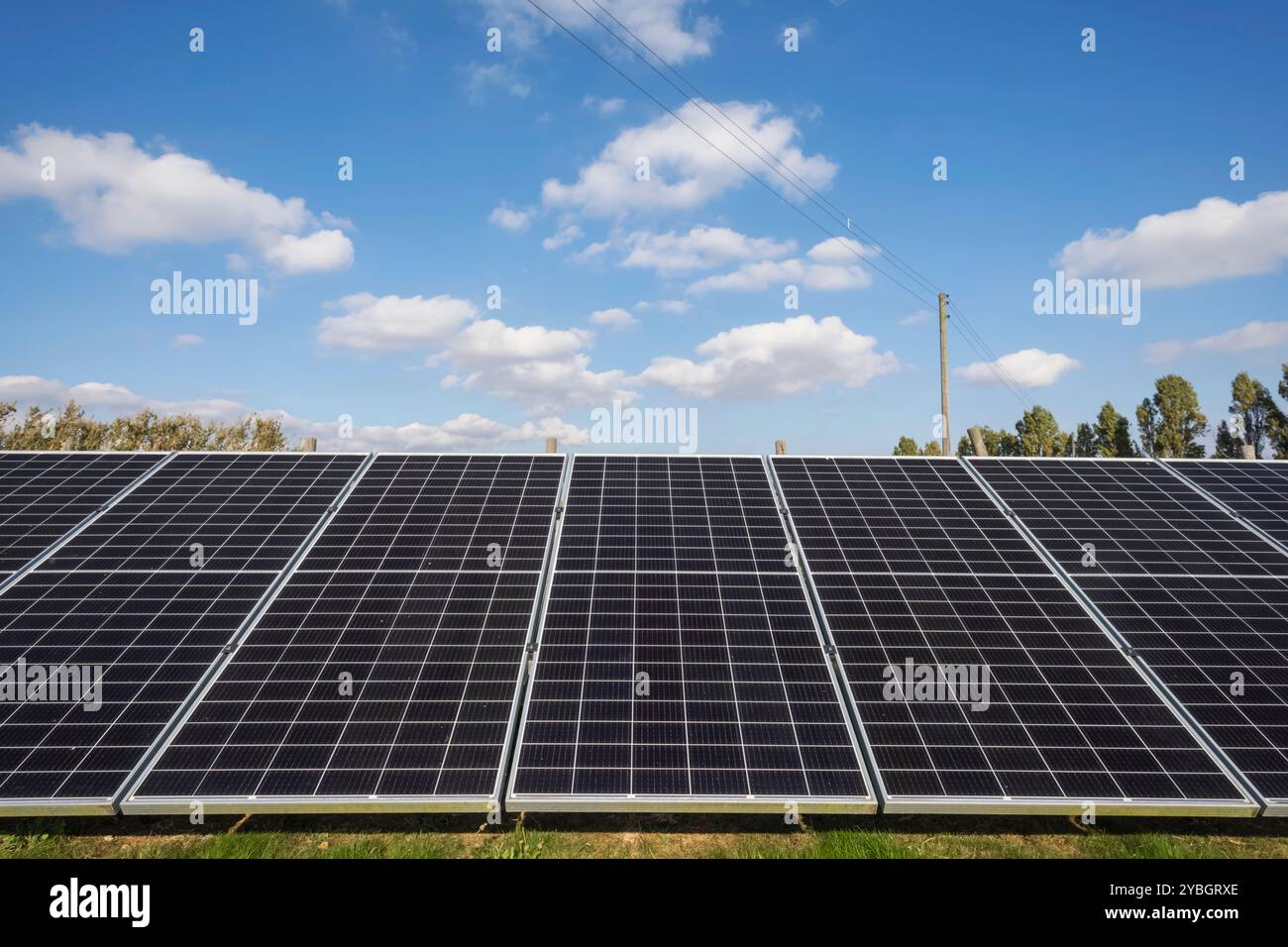 Solar farm in kent, england hi-res stock photography and images - Alamy