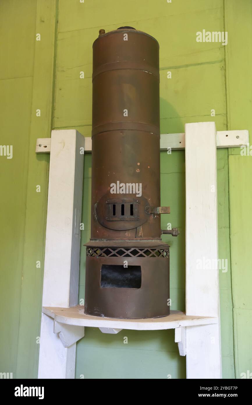 Bath stove hi-res stock photography and images - Alamy