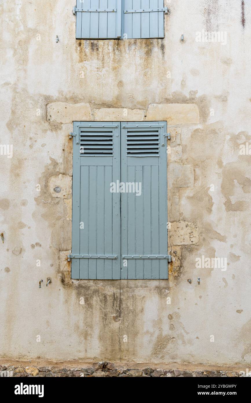 Old shutters on windows hi-res stock photography and images - Alamy