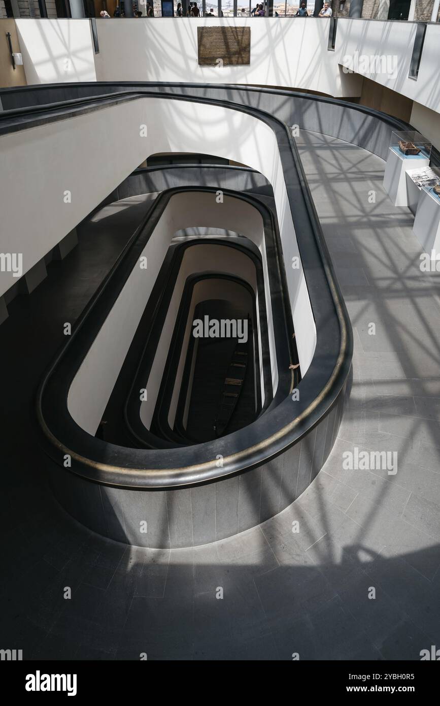 Helical ramp hi-res stock photography and images - Alamy