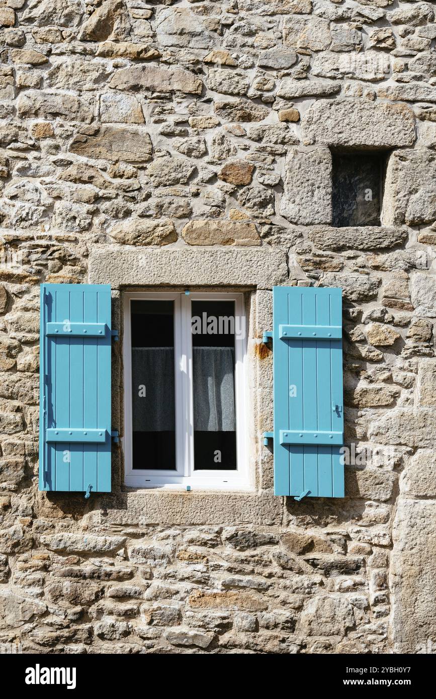 Old stone wall windows hi-res stock photography and images - Alamy
