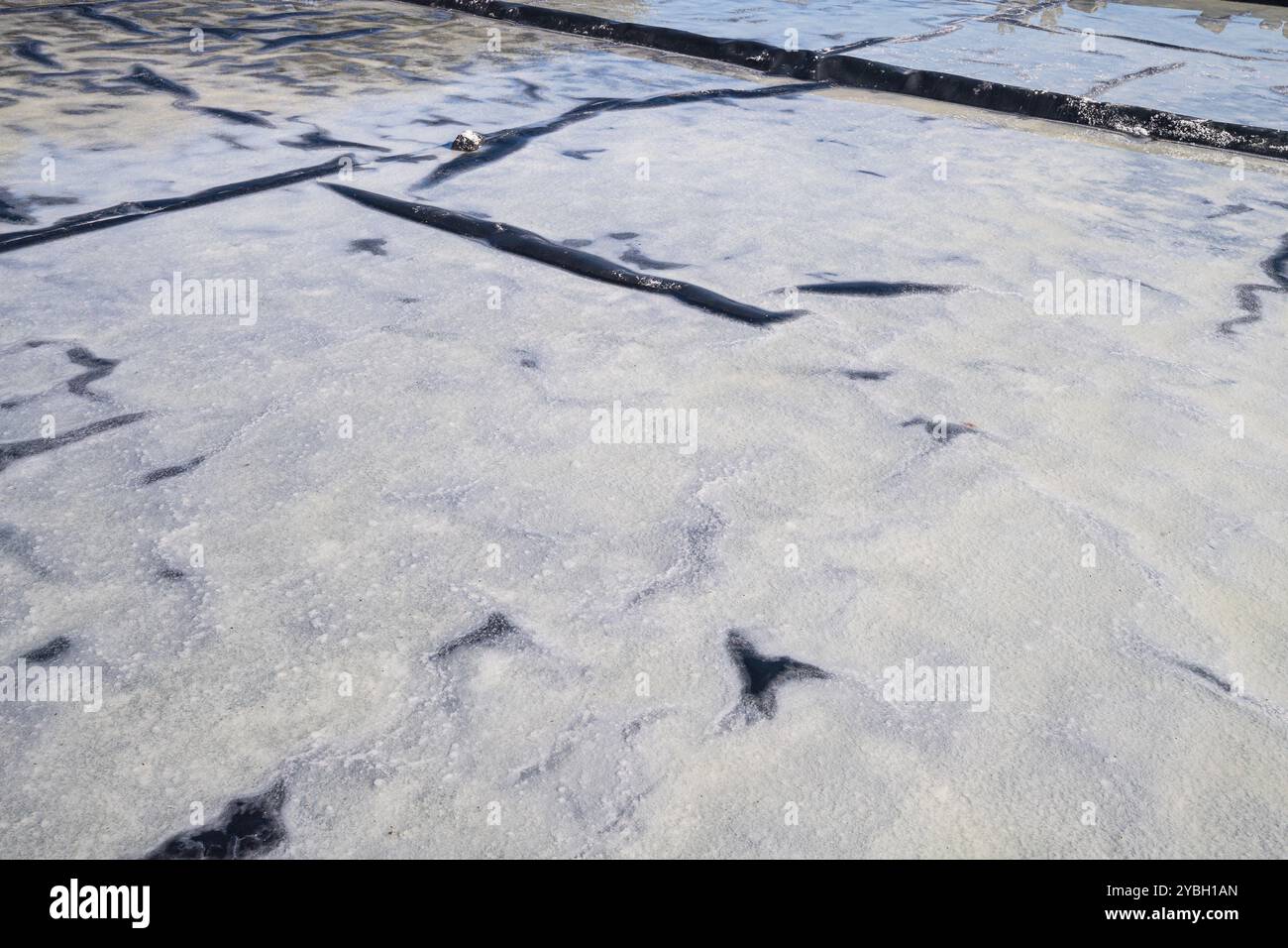 Salt production, sea salt through evaporation, salt works Yemen ...