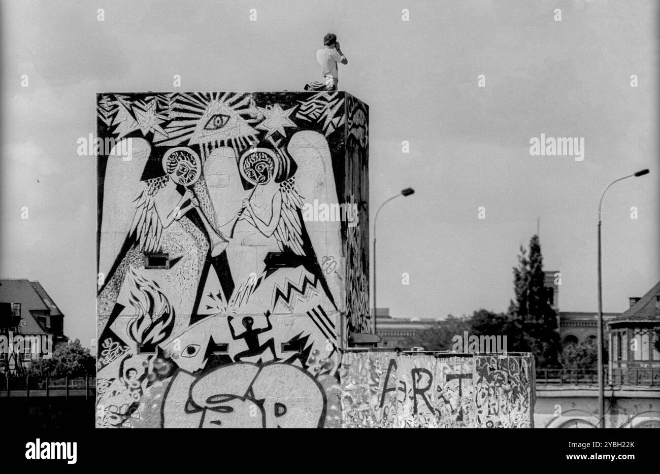 Germany, Berlin, 27.07.1991, painted former watchtower at the ...