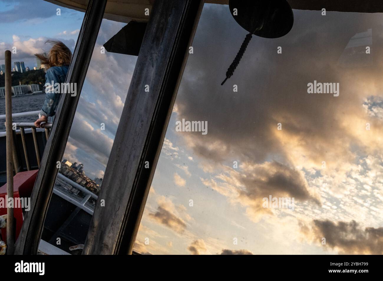 Bateau du bosphore istanbul hi-res stock photography and images - Alamy