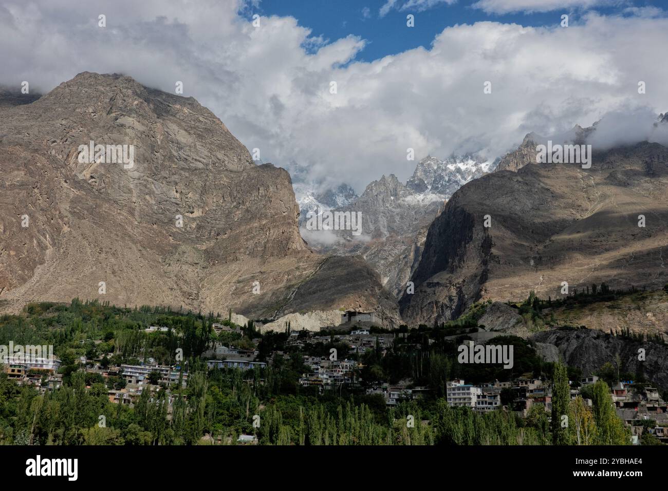 Mir of hunza hi-res stock photography and images - Alamy