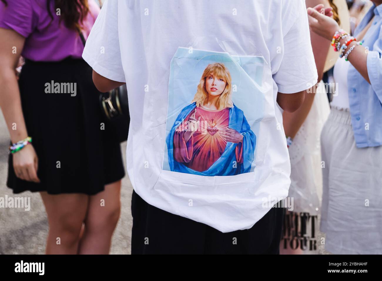 Taylor swift tour july 2024 hi-res stock photography and images - Alamy