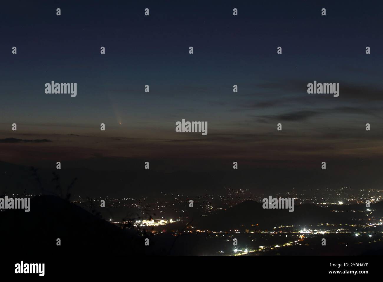 Comet C/2023 A3 Tsuchinshan-Atlas photographed by Italy Stock Photo - Alamy