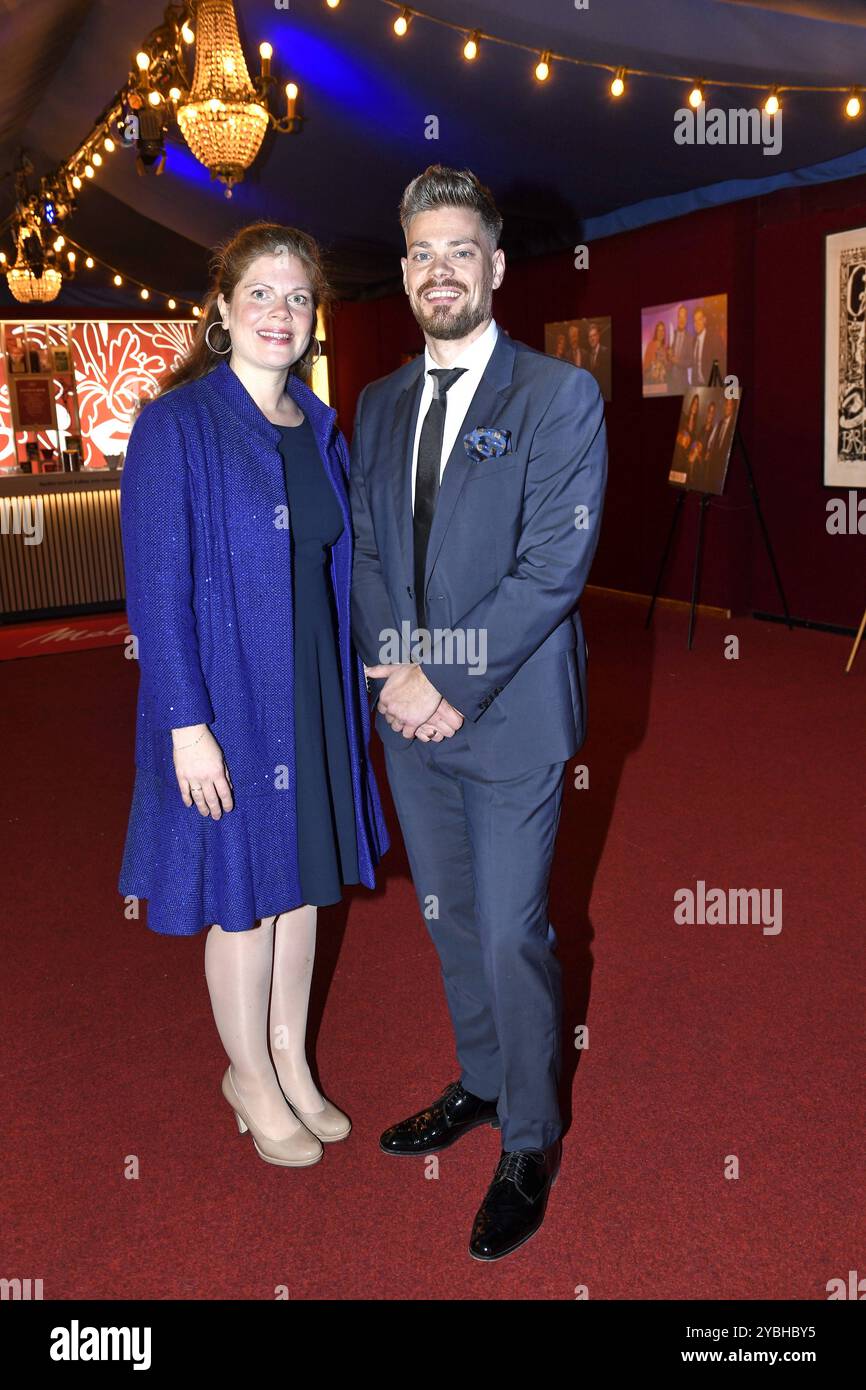 RECORD DATE NOT STATED Diabetes Charity Gala Jennifer Fuchsberger und ...