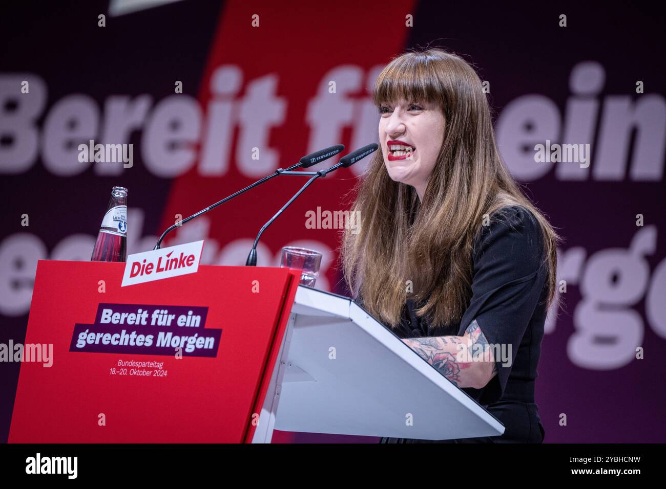 Hallescher Parteitag 2024 Die Linke Heidi Reichinnek während ihrer ...