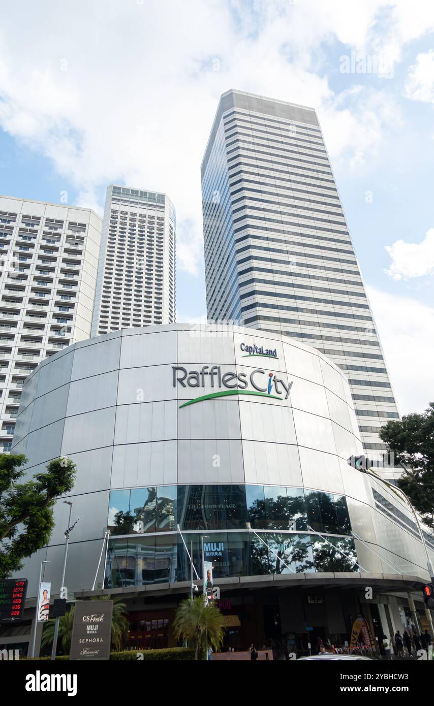 Raffles City Tower Singapore Stock Photo - Alamy