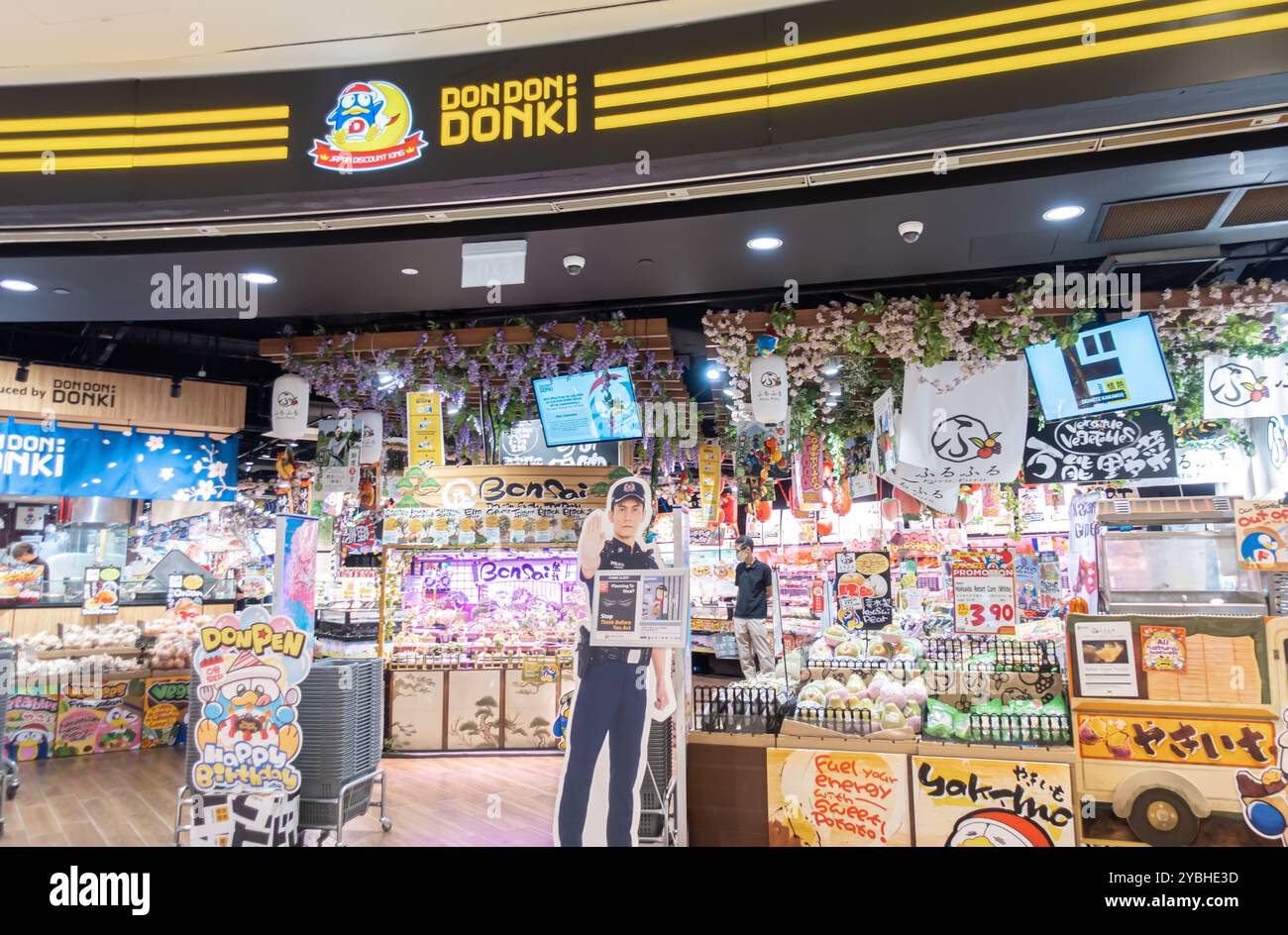 Donki mall hi-res stock photography and images - Alamy