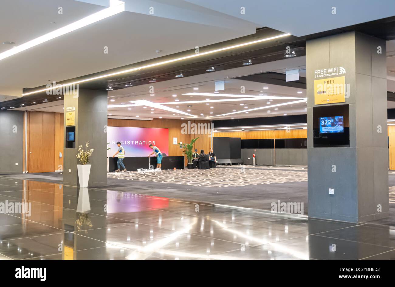 Suntec Singapore Convention & Exhibition Centre Stock Photo - Alamy