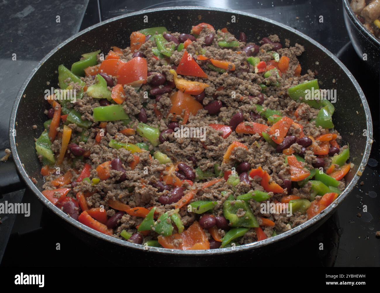 Close up sizzling minced meat hi-res stock photography and images - Alamy