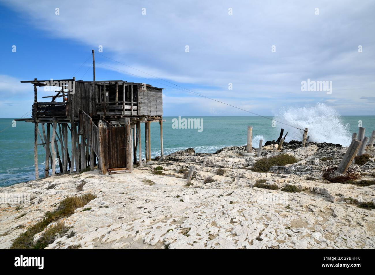 Old trebuchet hi-res stock photography and images - Alamy