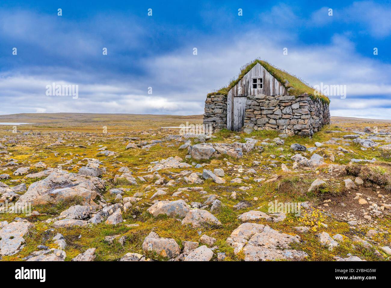 Traditional icelandic house Stock Photo - Alamy