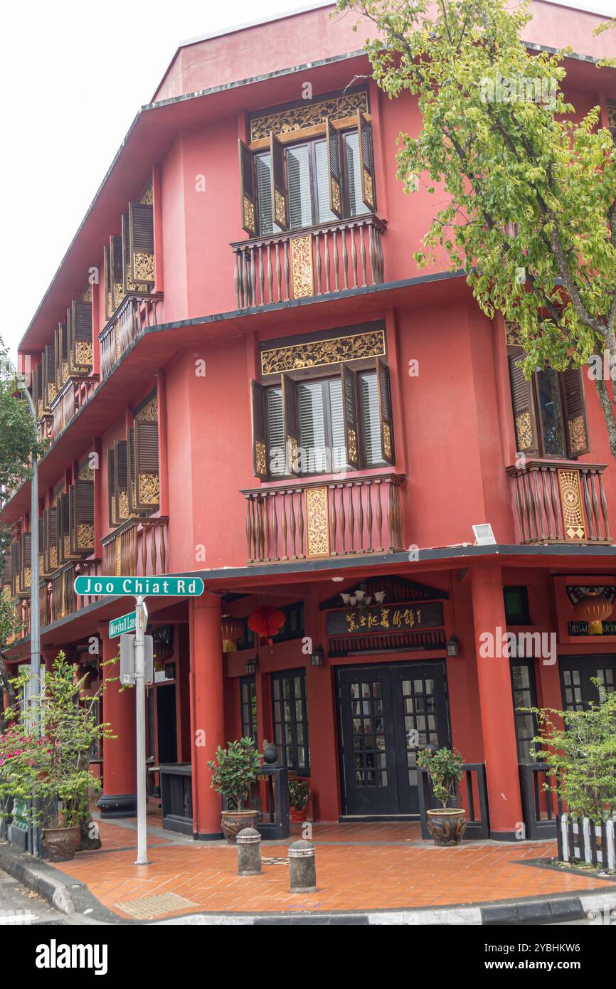 Singapore traditional shophouse architecture hi-res stock photography ...