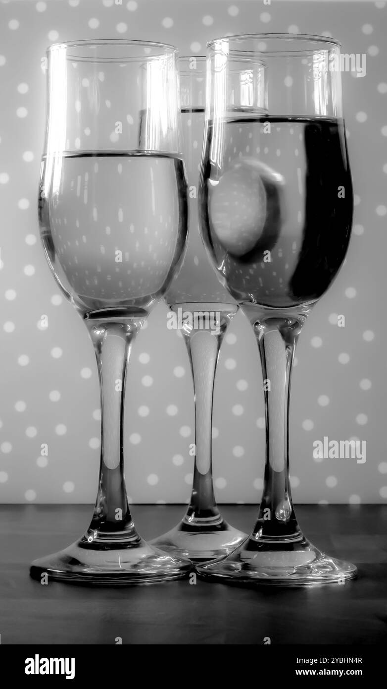 Pub wine glass empty Black and White Stock Photos & Images - Alamy