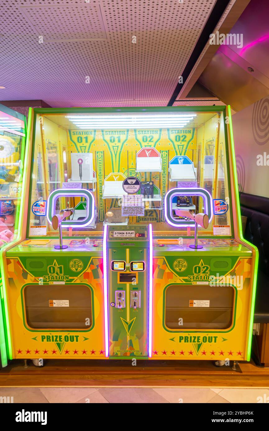 Crane game prize hi-res stock photography and images - Alamy