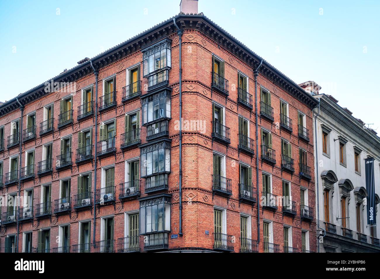 Old brick building featuring hi-res stock photography and images - Alamy