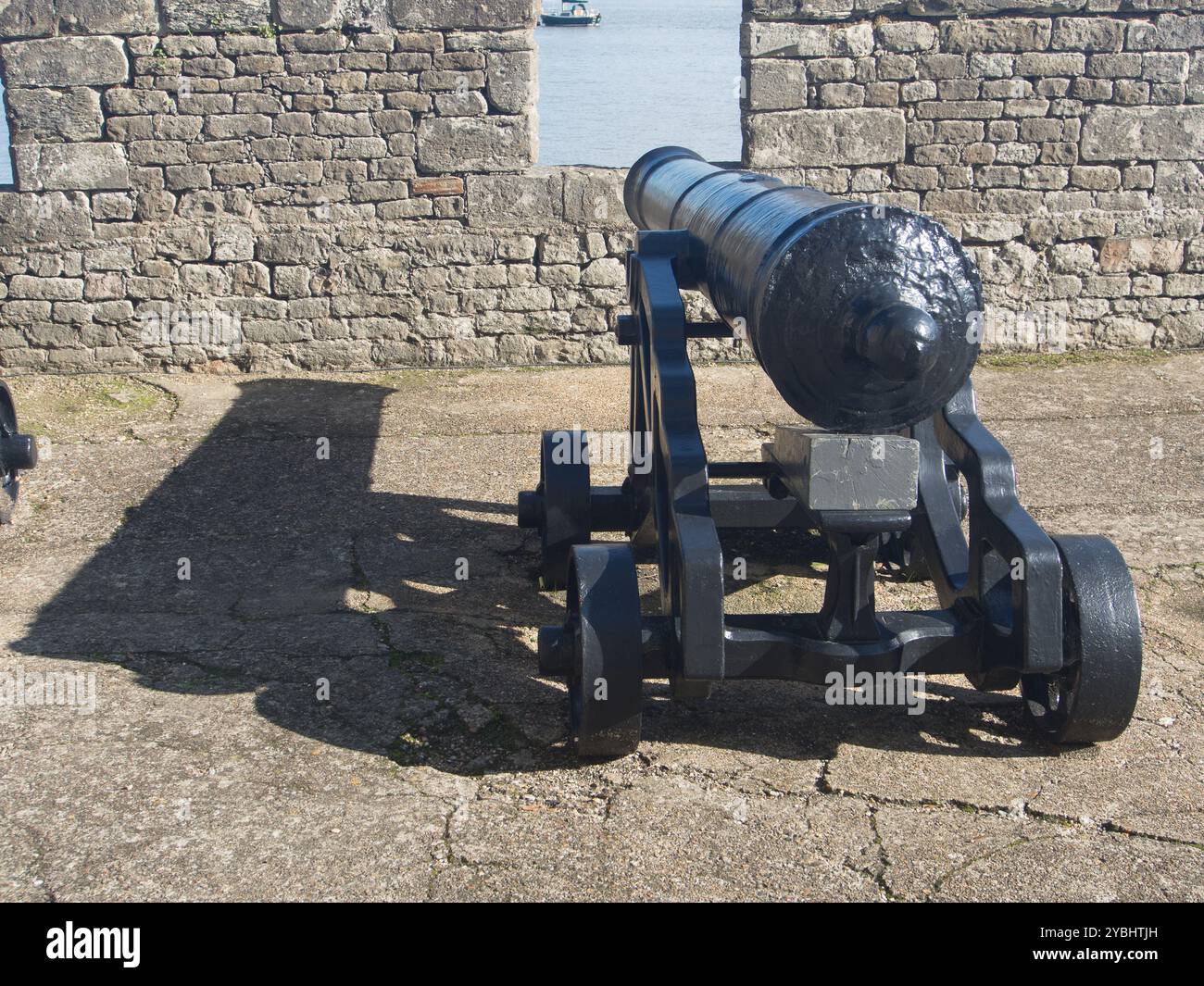 Upnor castle elizabethan artillery fort hi-res stock photography and ...