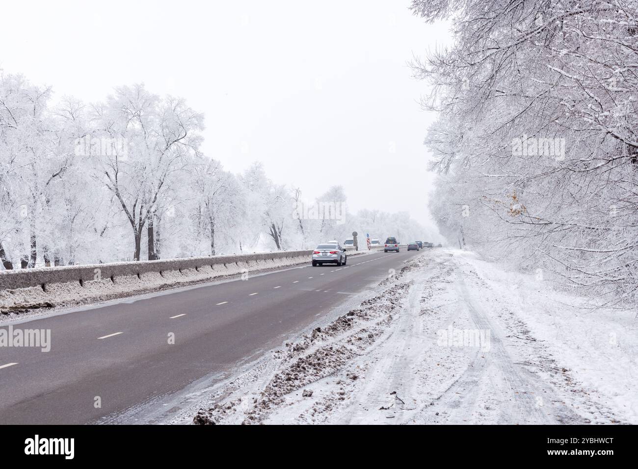 W beam guardrail hi-res stock photography and images - Alamy