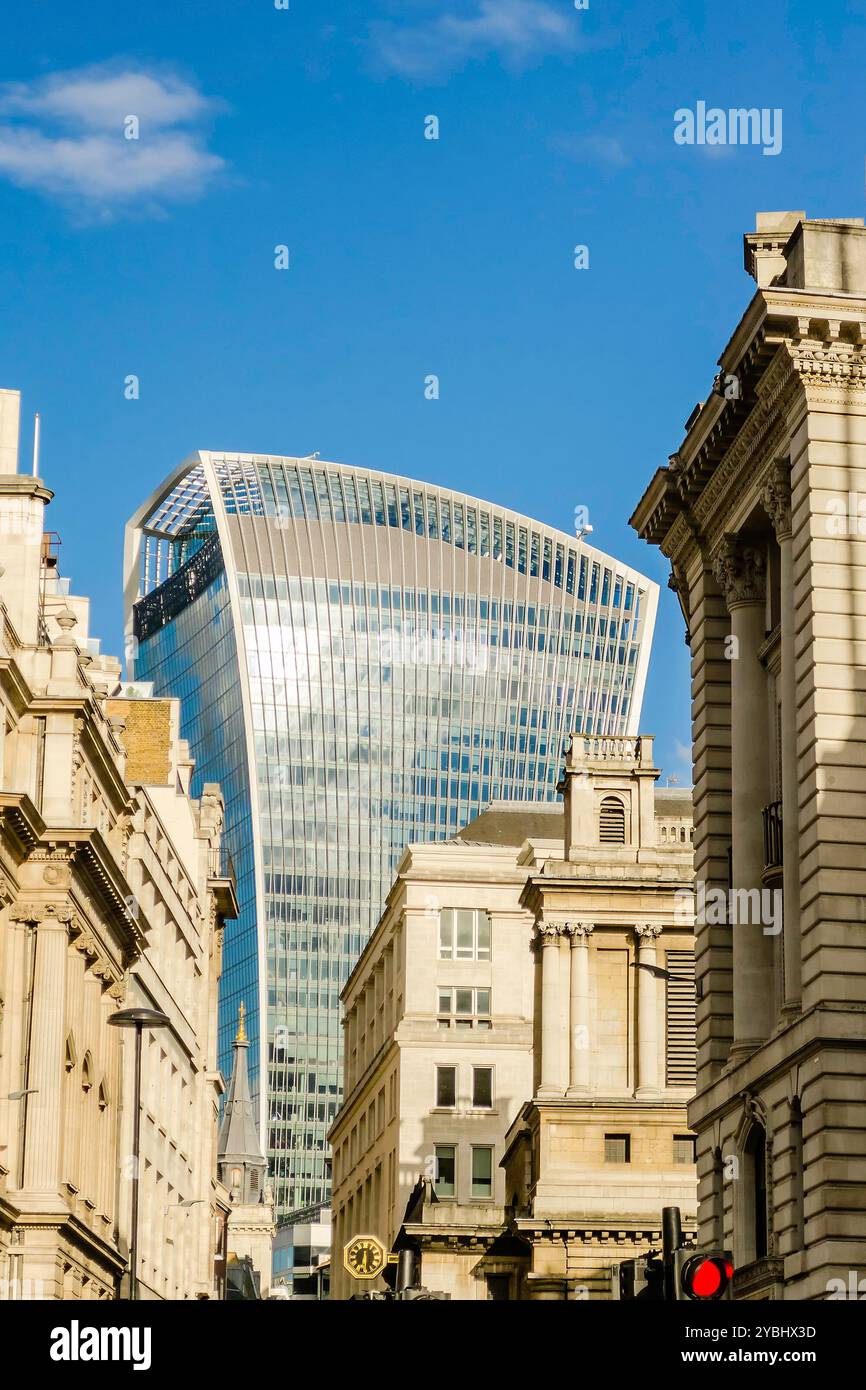 LONDON - MAY 29: The 20 Fenchurch Street aka Walkie Talkie building in ...