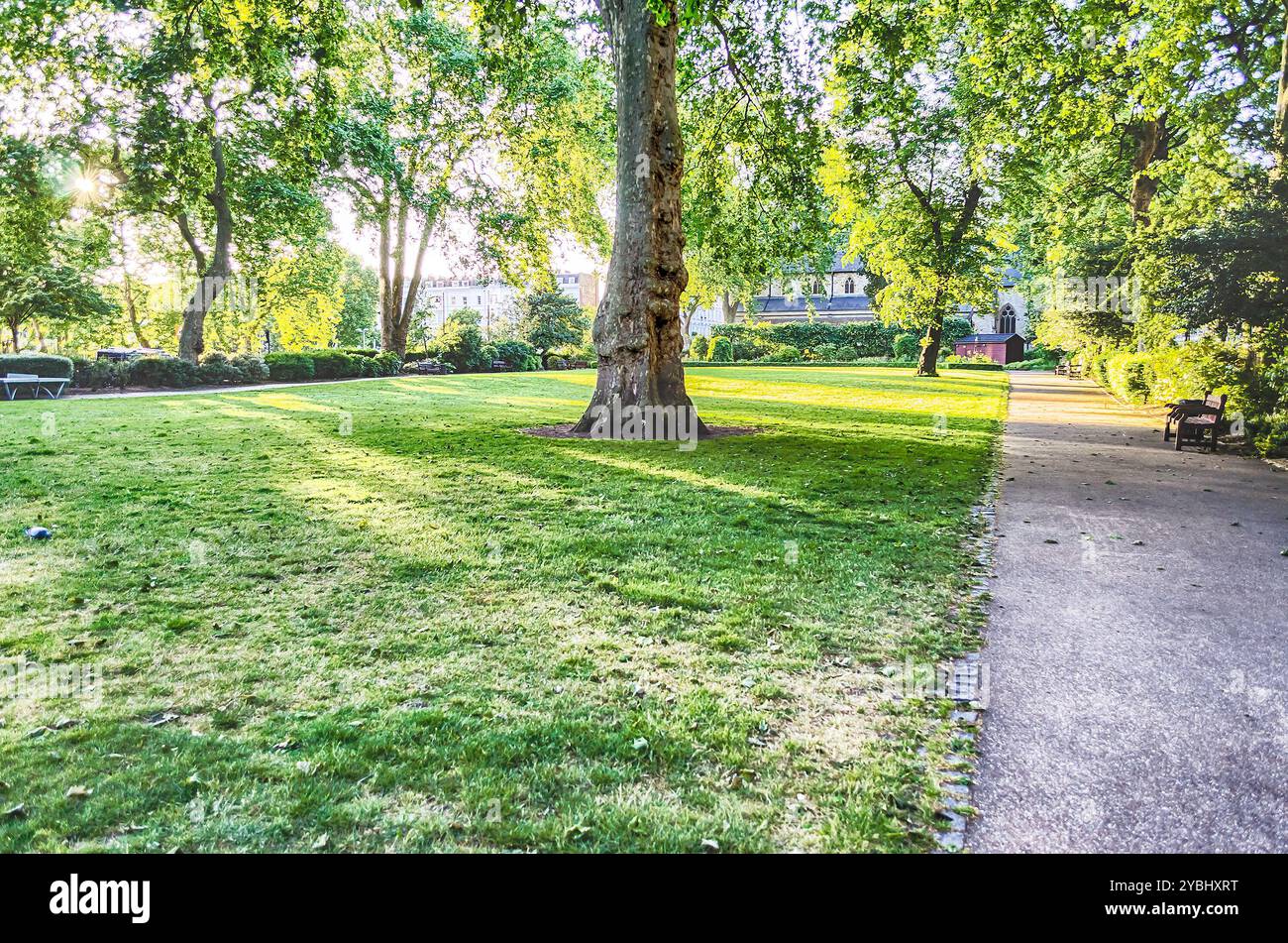 Saint georges square park hi-res stock photography and images - Alamy