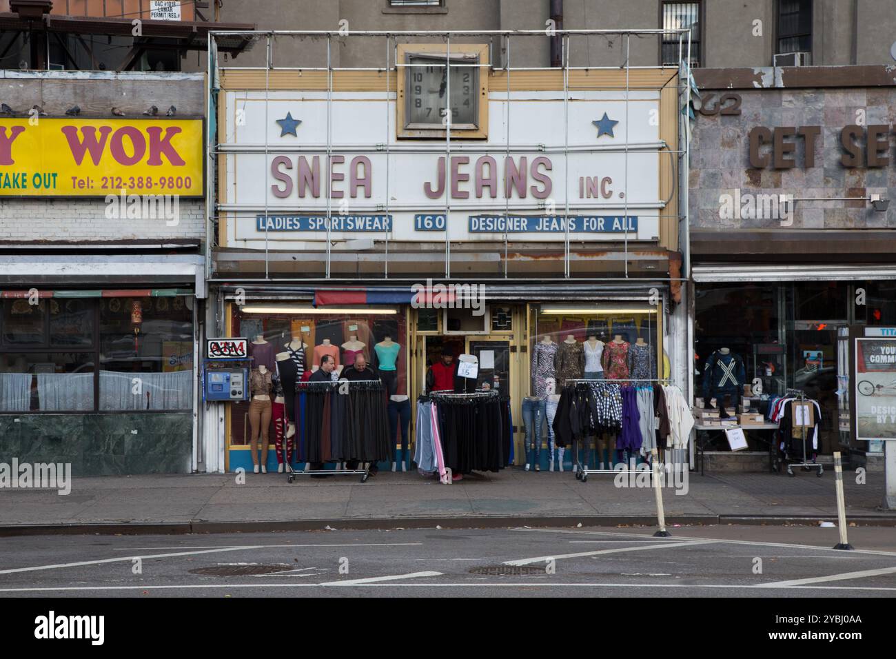 Shopfront new york exterior hi-res stock photography and images - Alamy