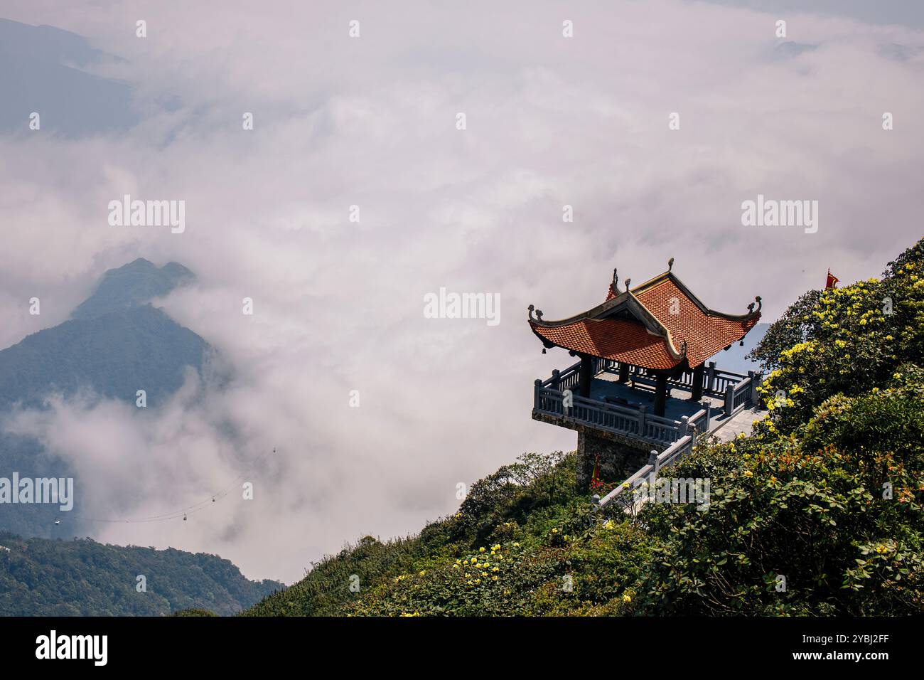 Vietnam mountain fansipan hi-res stock photography and images - Alamy
